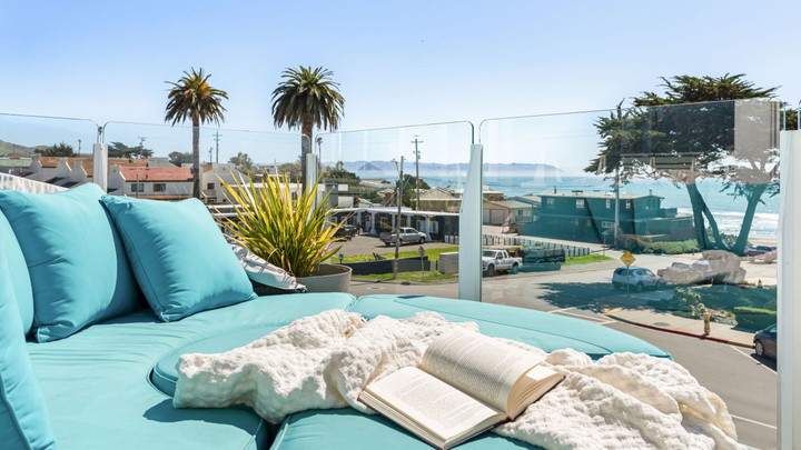 Ocean View Cayucos Bungalow W/ Courtyard Lounge, Patio & Beach Access - Cayucos, CA