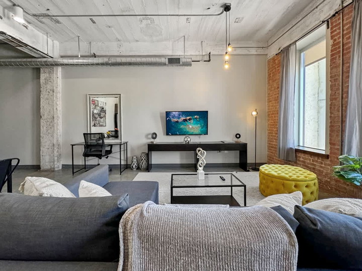 Elegant 1bd | Dt Dallas | Sleeps 4 | Valetparking - Dallas, TX