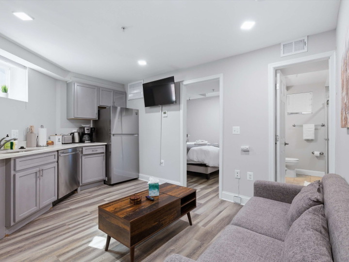 Capitol Hill 1br - Steps To Eastern Market - Washington, D.C.
