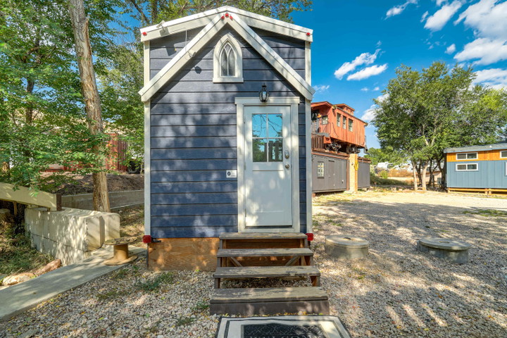 Red Rock Roost! Posh Studio Near Hiking Trails - Colorado Springs, CO