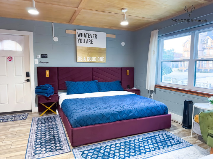 Luxe King Studio W/ Amazing Views ~ Free Parking & Wifi (Suite 1) - Memphis, TN