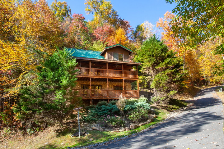 Bears Corner W/ Hot Tub, Arcade & Community Pool! - Gatlinburg, TN