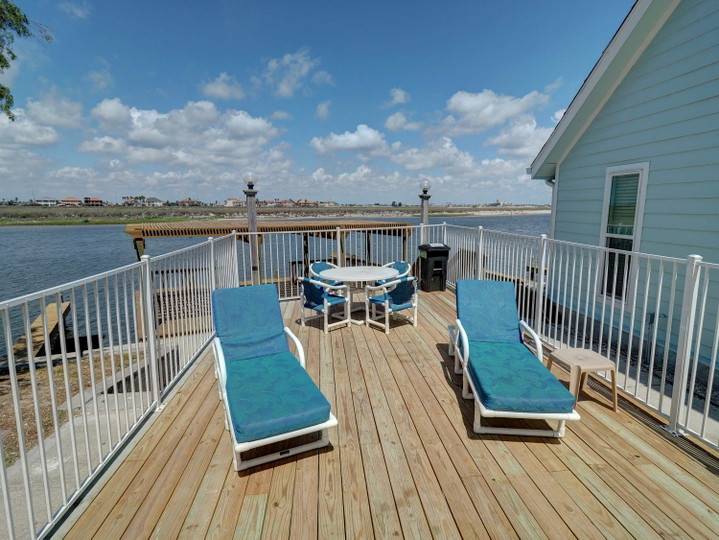 Canal Views & Pool | 2 Min To Beach | Fishing Pier - North Padre Island, TX