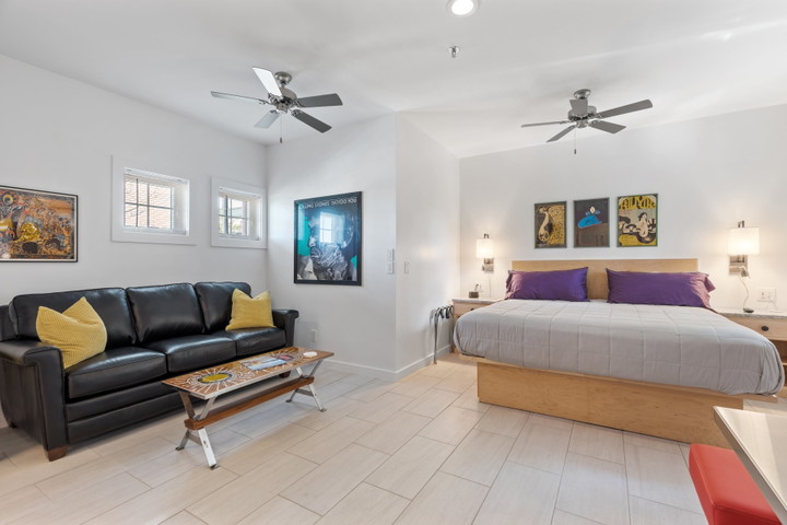 Cozy Porch With Folly River Views - Charming Deluxe Studio - Folly Beach, SC