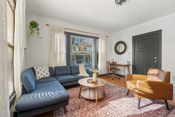 Hawthorne District Gem: Walk To Everything - Portland, OR