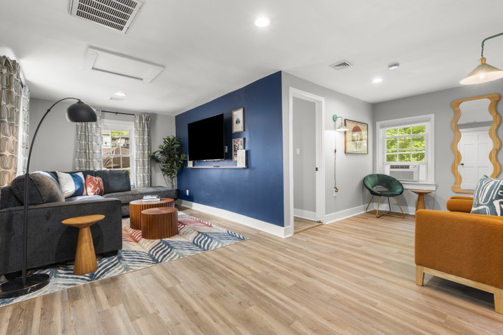 Walk To Mohegan! Modern 3br Home Getaway - Norwich, CT