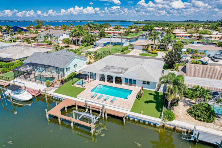 Private Heated Pool And Boat Dock On Picturesque Canal - Stunning Oasis - Bradenton, FL