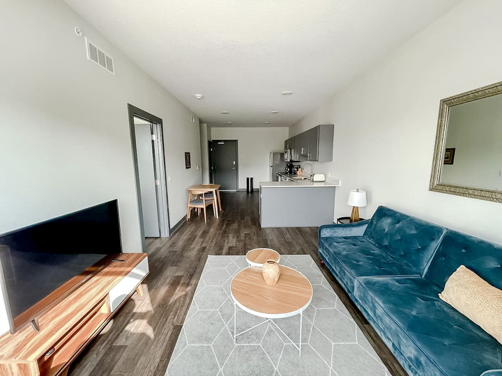 Sleepover | Dashing 1bd/1ba - Des Moines - West Des Moines, IA