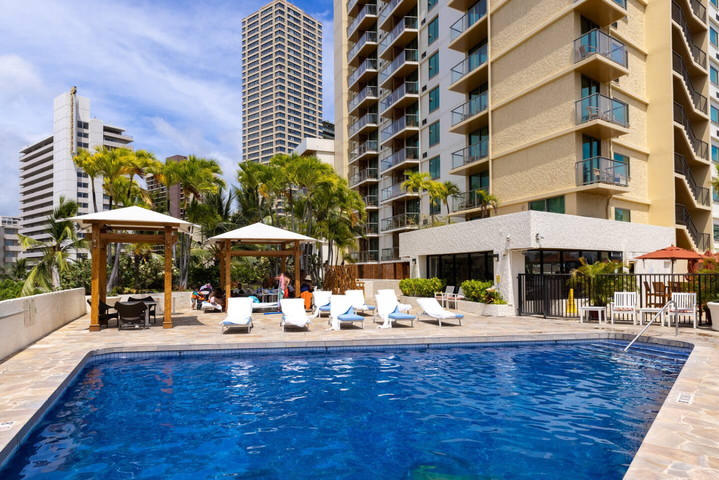 Minutes To Beach | Pool+gym | Wfh Station | Lanai - Honolulu, HI