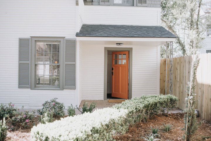 Turn Of The Century Details And Modern Comforts - Charming Stylish Retreat - Savannah, GA