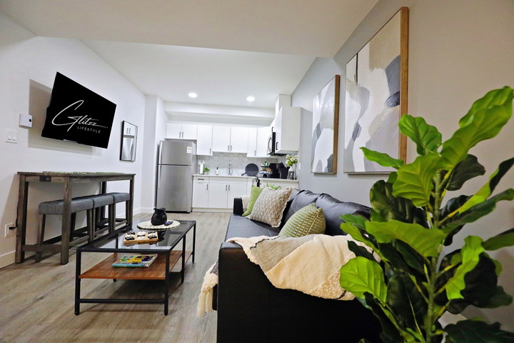 Queen Suite 20 Min From Yeg Airport With Disney+ - Canada