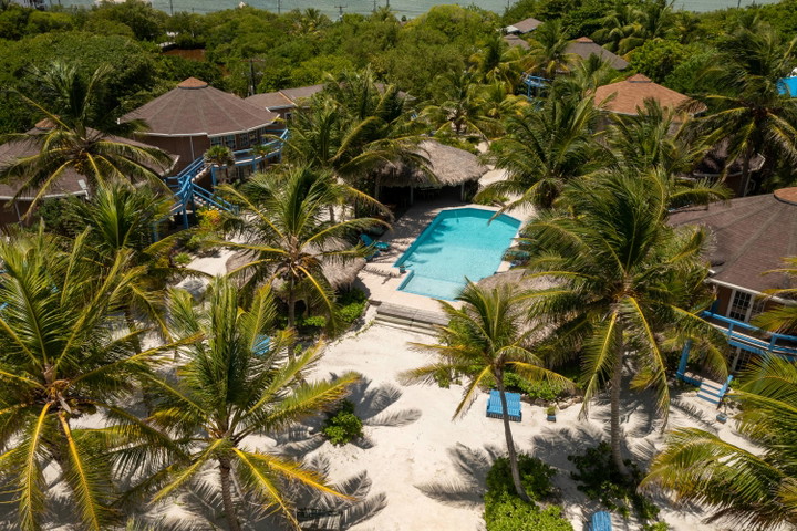 Partial Oceanview 2br At Oceanfront Resort W/pool - Belize