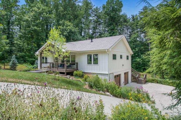 10 Minutes To Downtown. Luxury Finishes. Hot Tub & Game Room - Asheville, NC