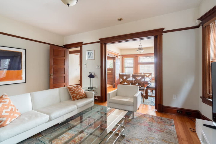 Historic 3br • Sleeps 10 • Prime Location - Portland, OR