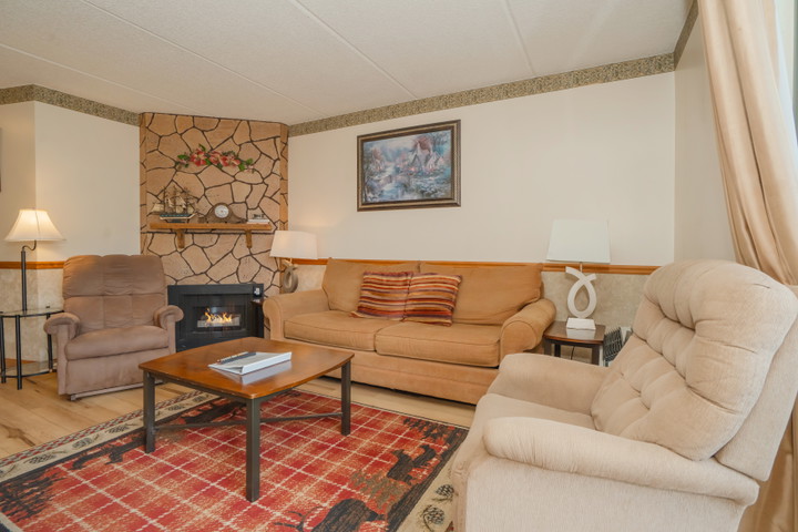 Heated Seasonal Pool And Hot Tub With Modern Kitchenette - Cozy Retreat - Gatlinburg, TN