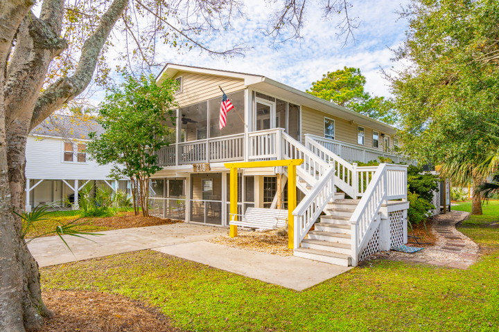 2 Incredible Units Equal Double The Amenities! Lazy Mermaid - Folly Beach, SC