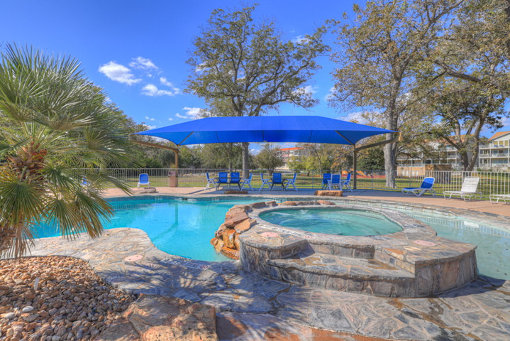 Riviera | Pools & Hot-tubs | Pet-friendly* - New Braunfels, TX