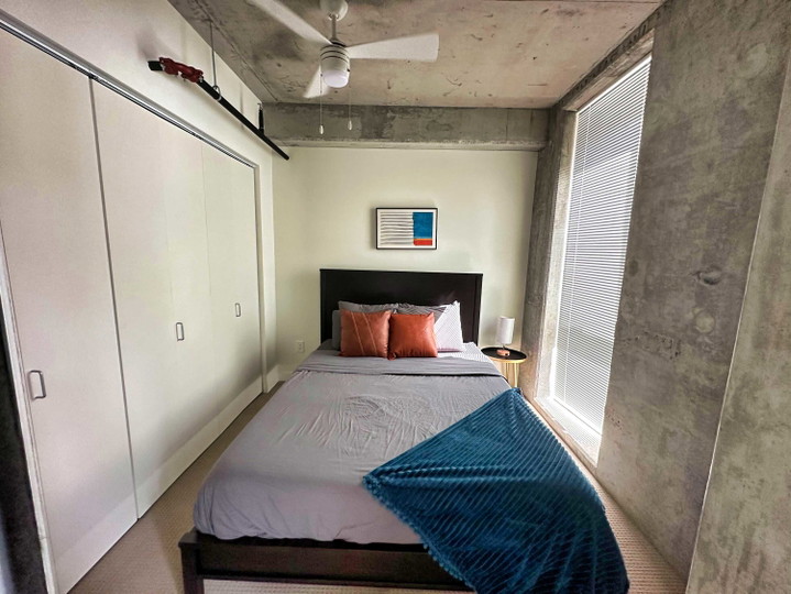 4br/3ba Combined Apartments With City Views - Cleveland, OH