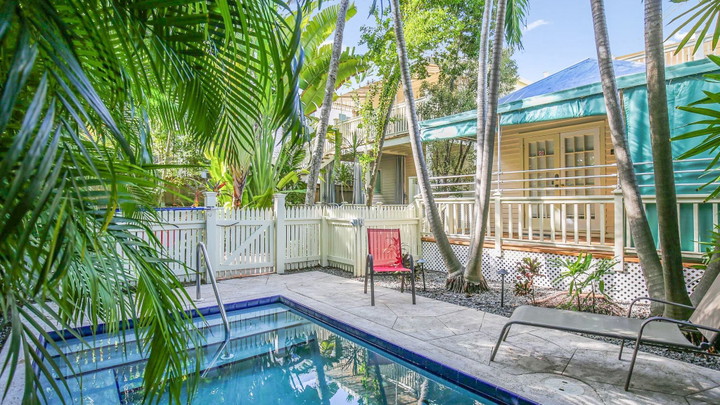 Paradise Place By Avantstay | Key West Old Town Condo W/ Shared Pool - Key West, FL
