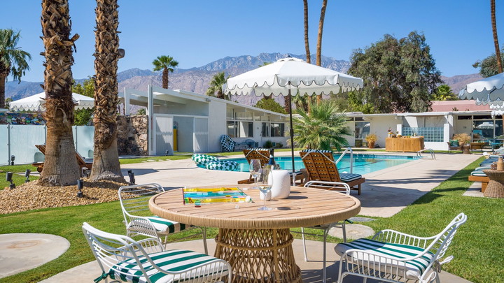 Monkey Tree Hotel By Avantstay | Pool + Sauna + Cold Plunge + Bikes | Mins To Downtown - Palm Springs, CA