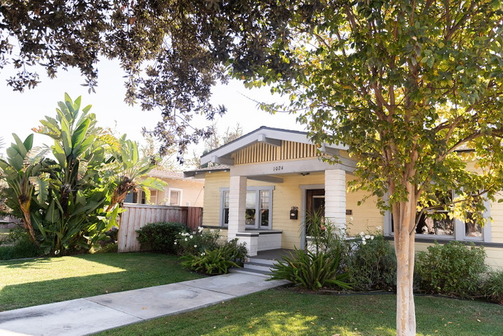 Charming Craftsman Bungalow With Outdoor Oasis - Delightful Retreat - Anaheim, CA