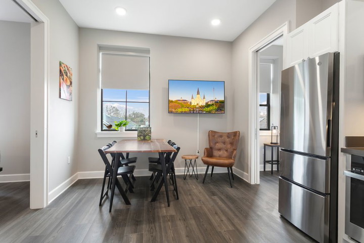 Signature 2br Suite With New Orleans Character - New Orleans, LA