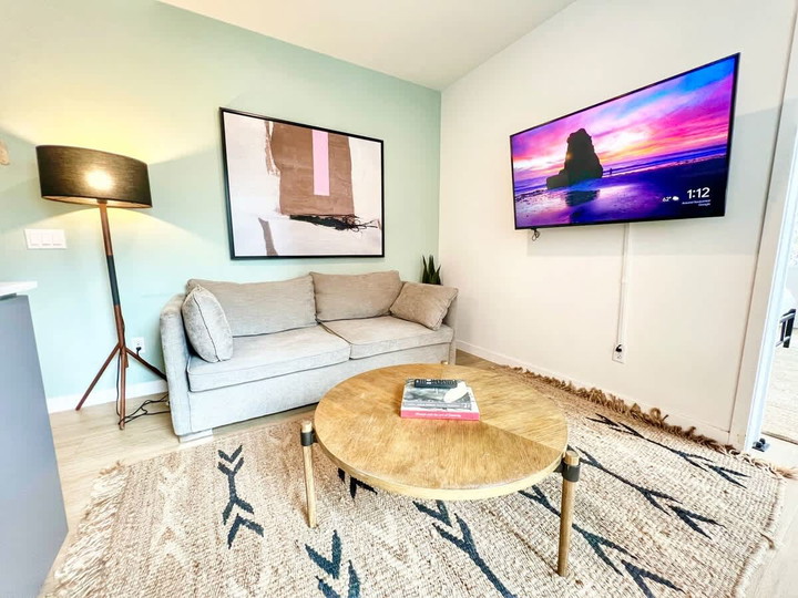 Bars, Eats & Nightlife Central San Diego King Apt - Coronado, CA
