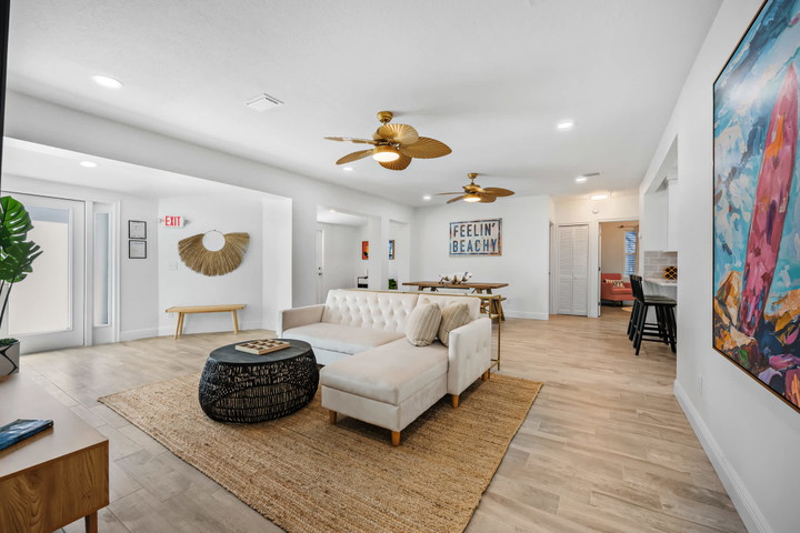 Blue Surf Bungalow 3 Bd/2ba-at Slater Way Beach - Cocoa Beach, FL