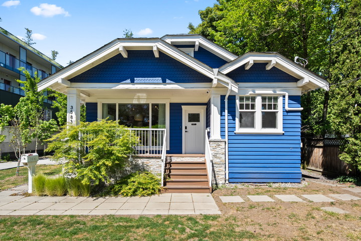 3b Designer Home | Modern Luxury - Canada