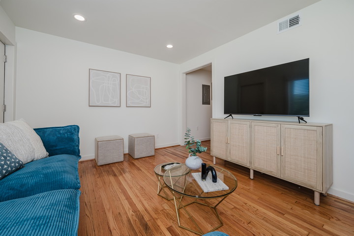 Central Suite C - 2 Bedrooms/queen Bed/parking - United States