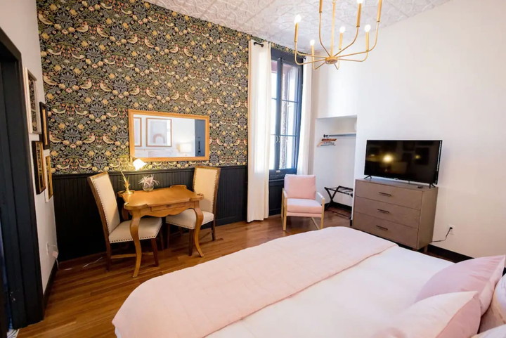 Speakeasy Hotel Room 8 - Nevada City, CA
