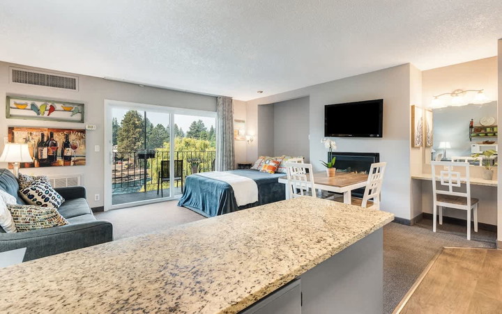 Condo Near Downtown Bend - Top-floor With Riverview! - Bend, OR