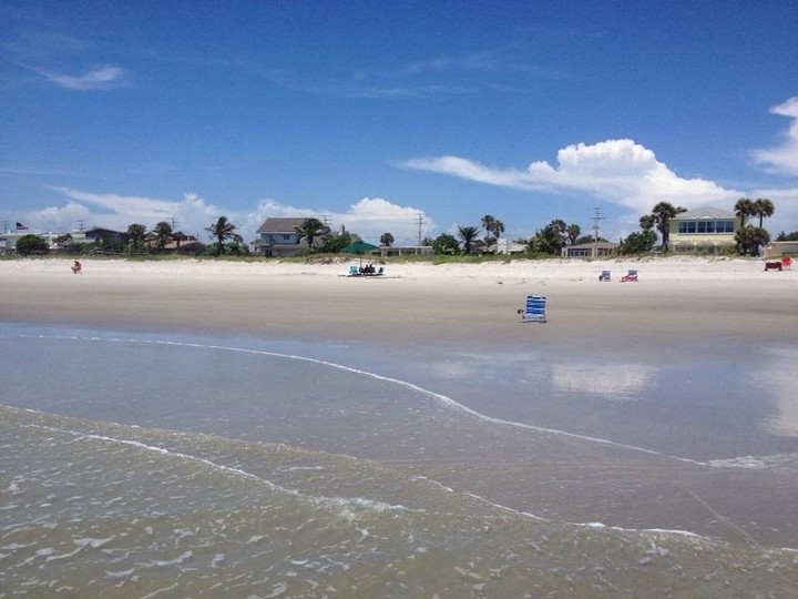 Penguins On The Beach | 2br Beachside Escape W/ Pool| Steps To Beach & Downtown Cocoa Beach Unit 4 - Cocoa Beach, FL