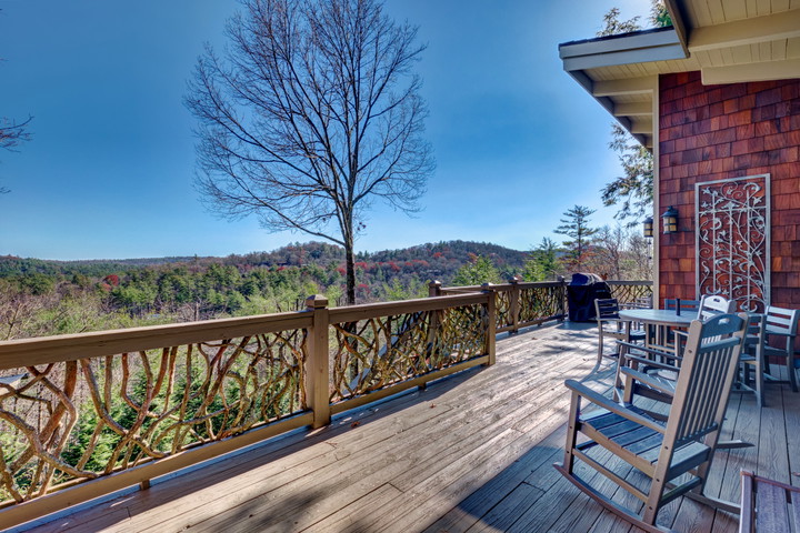 Exquisite Mountain Views And Glass Porch - Charming Cabin Retreat - Highlands, NC