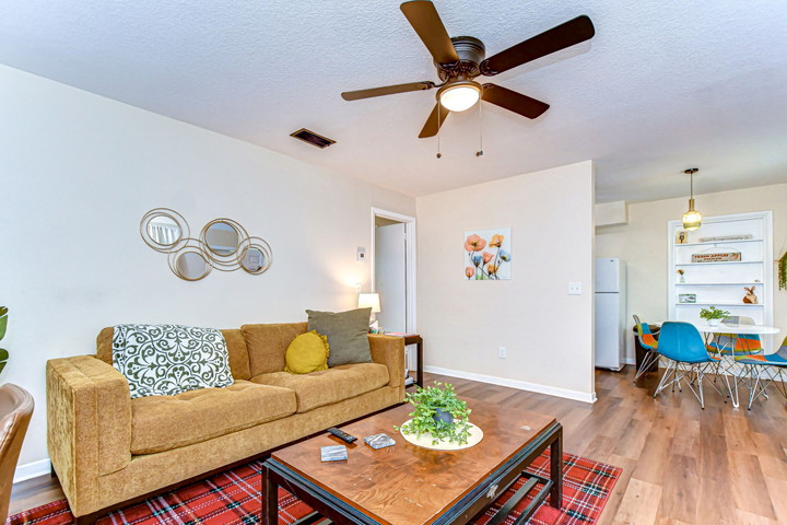 Central 1/1 W Heated Pool, Pets Ok. W/d On Site - Pinellas Park, FL