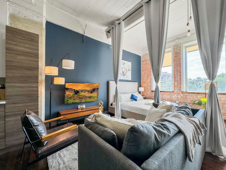 Elegant 2bd | Dt Dallas | Sleeps 16 | Valetparking - Dallas, TX