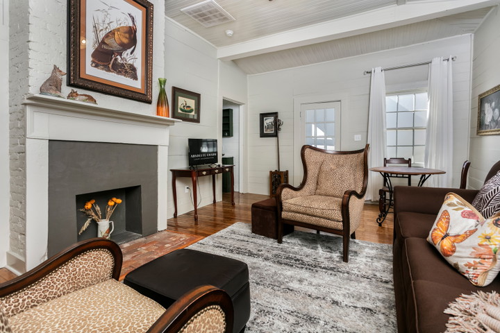 Full Kitchen And Antique Touches - Charming Historic Cottage - Estados Unidos