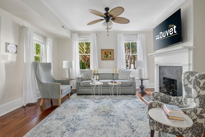 Charming Historic Home With Art And Off-street Parking - Cozy Retreat - Charleston, SC