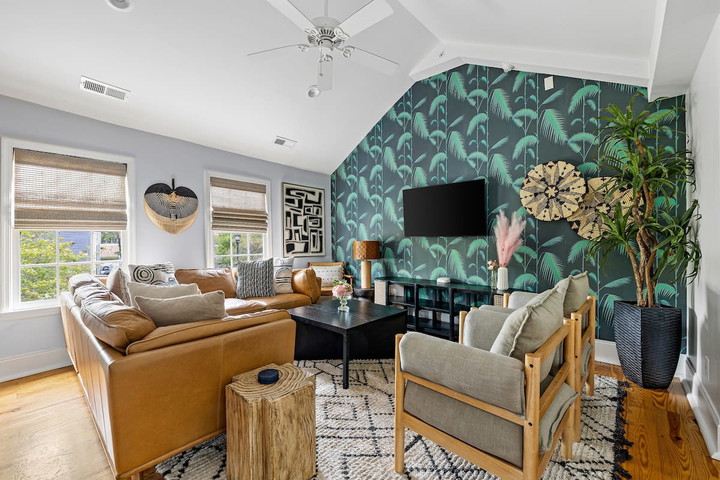 Stylish Getaway In Downtown Charleston - Charleston, SC