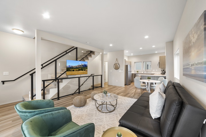 Steps To Ocean And Vibrant Downtown - Charming Coastal Hideaway - Anacortes, WA