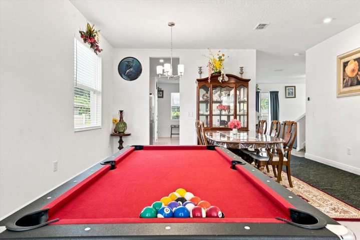 5br W/ Pool Table & Fire Pit Near Madeira Beach - St. Petersburg, FL