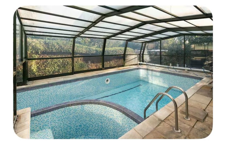 6 Bedroom Mansion With Private Pool - Londres