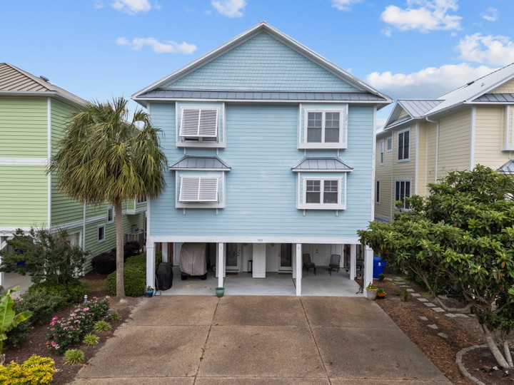 Steps To The Sand In Carolina Beach, Sleeps 10! Villa - Carolina Beach, NC