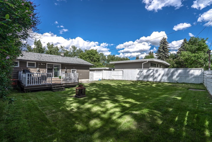 A@home Cozy ,Family 4 Br+3 Bah By Chinook Mall - Calgary