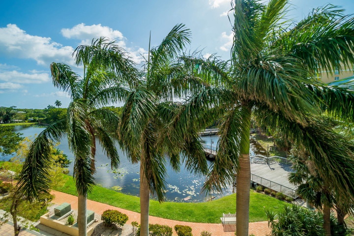 314s Nautical Beach Suite - 2 Beds!, Pools, Jacuzzi, Beach, Shops & Dog Friendly - Boynton Beach, FL