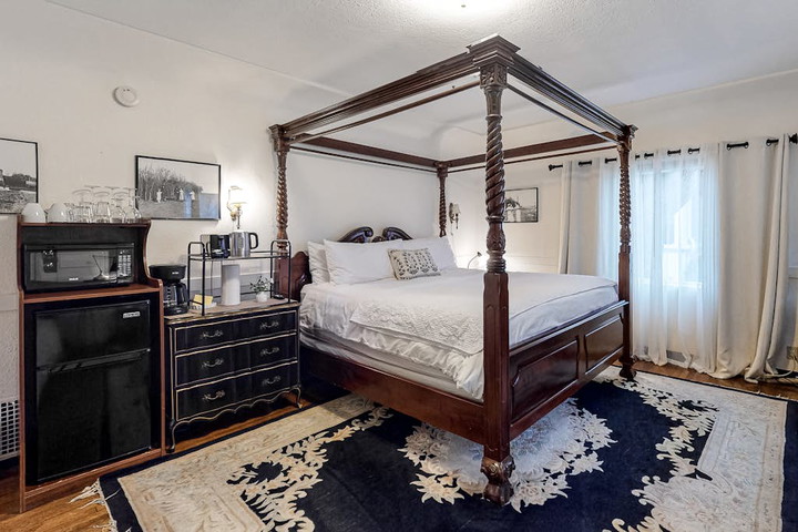 Ground-floor Seaside Suite With Charming Patio - 2-minute Walk To Beach - Santa Barbara, CA