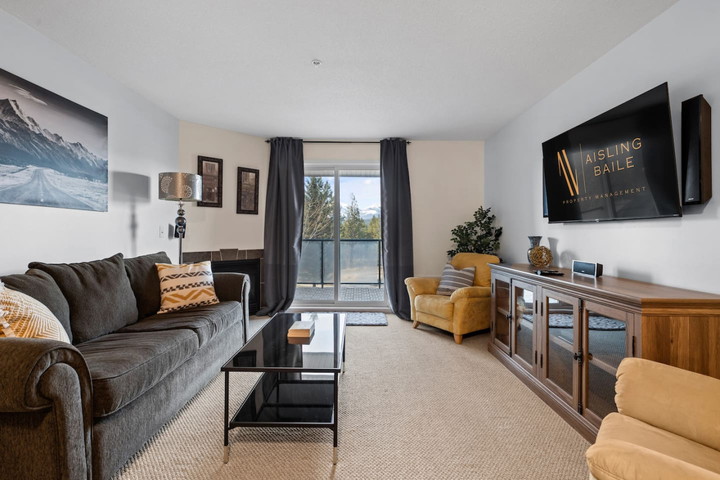 Whistling Peaks | Hot Tub | Pool | Gas Fireplace - Canada