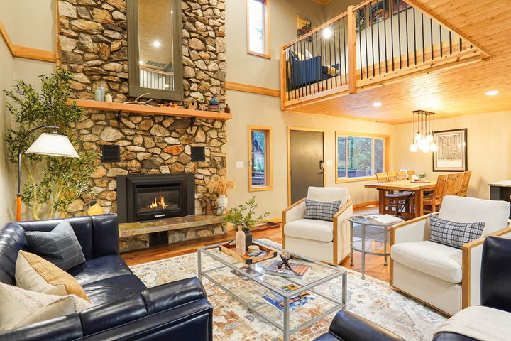 Silver Peak | Hot Tub + Game Room - Glacier, WA
