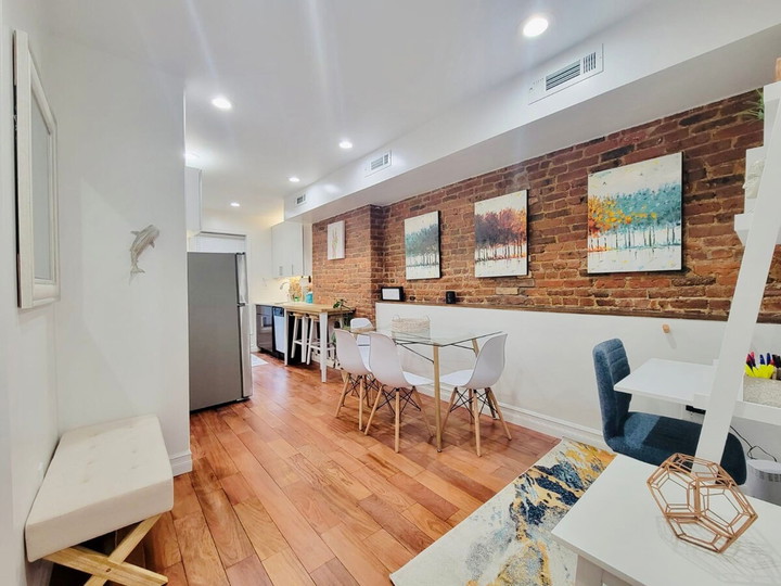 Mid-century Brownstone In Bed-stuy, Brooklyn - Queens, NY