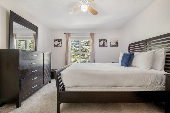 Alpine Retreat | Pool | Hot Tub | Affordable - Kanada